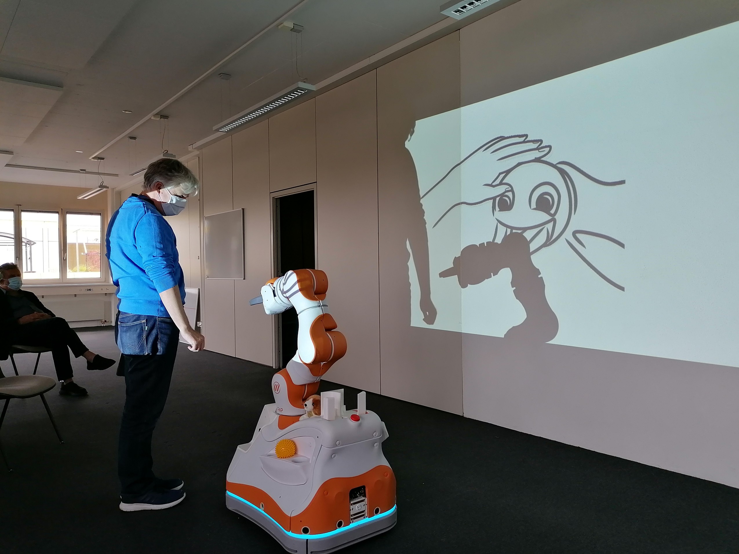 Active Activities with Autonomous Robots - data innovation alliance